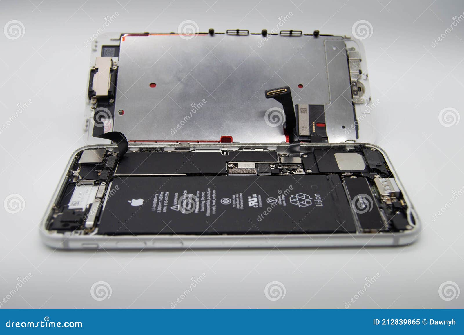 Apple IPhone 7 Open To See Inside Editorial Image - Image of promote ...