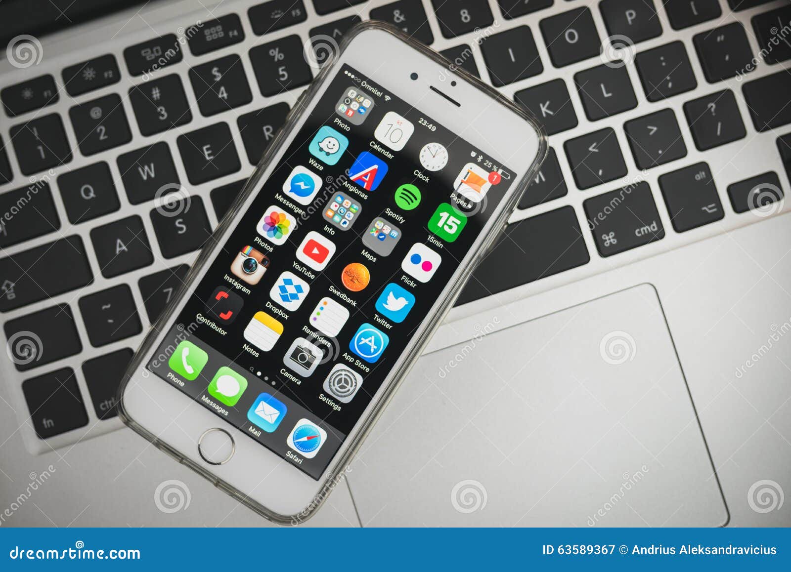 Apple IPhone 6S Screen with App List Editorial Photography - Image of ...