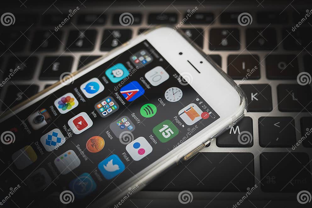 Apple IPhone 6S Screen with App List Editorial Photography - Image of ...