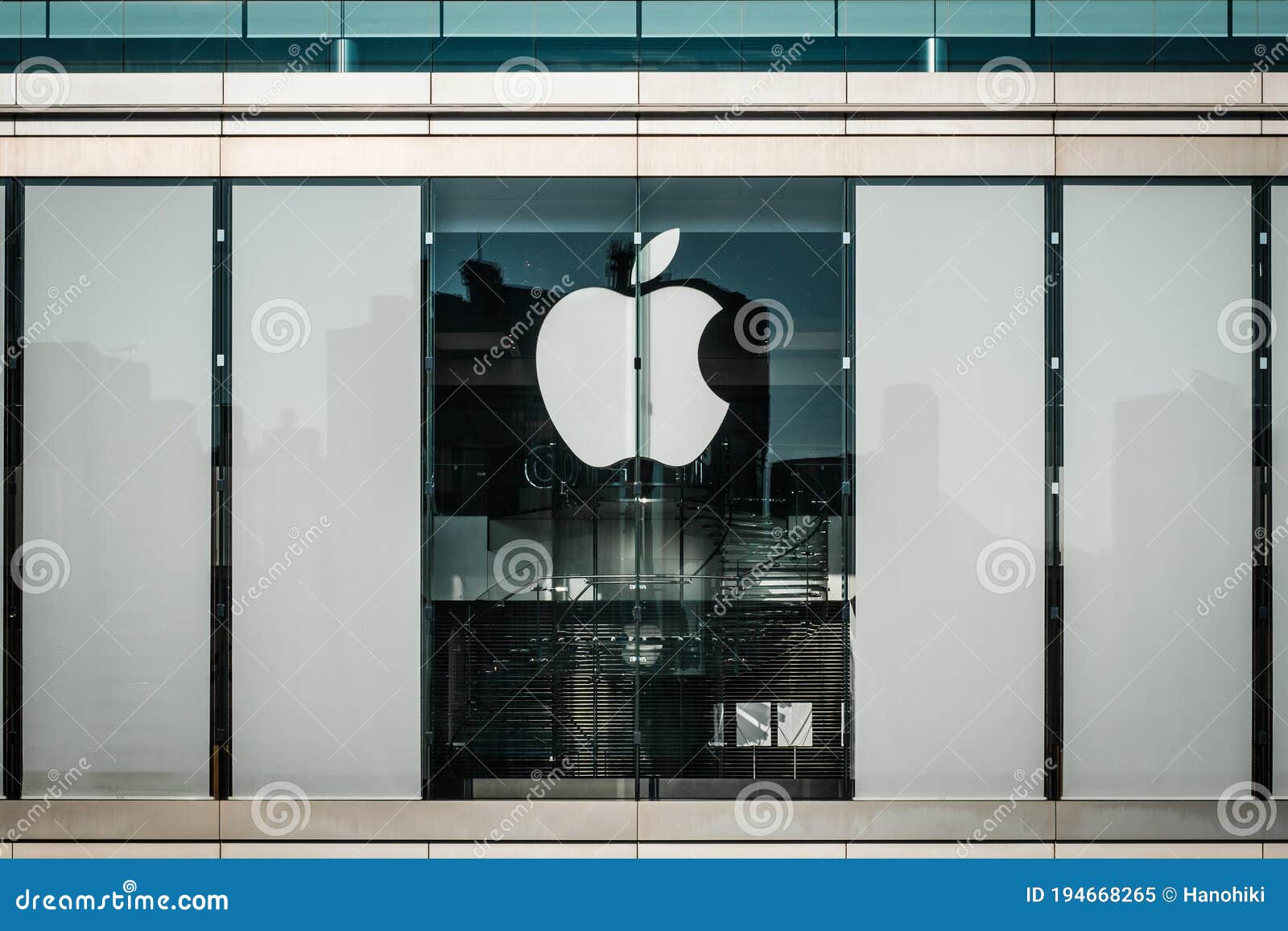 The Apple Logo on Closed Apple Store Editorial Image - Image of famous ...