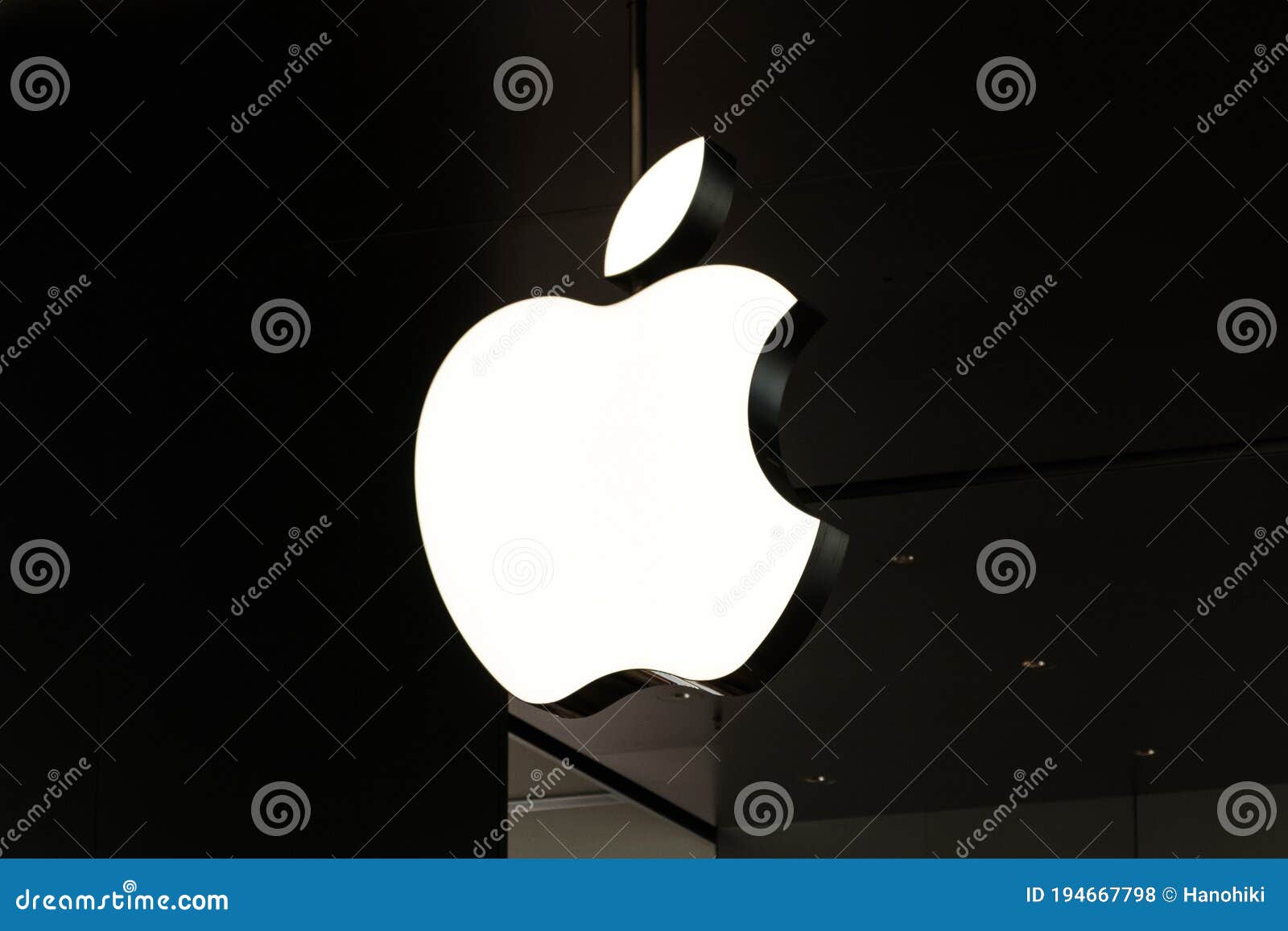 The Apple Logo in Apple Store Editorial Stock Photo - Image of ipad ...