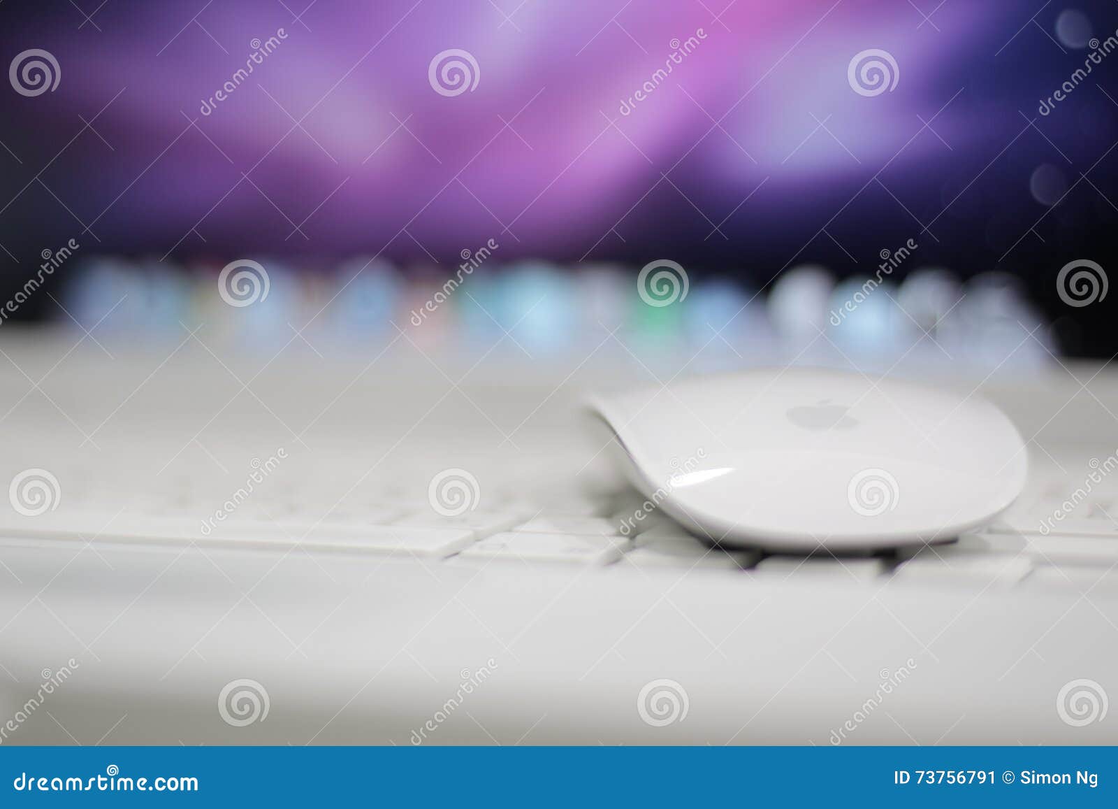 Apple Magic Mouse editorial photo. Image of gestures - 73756791