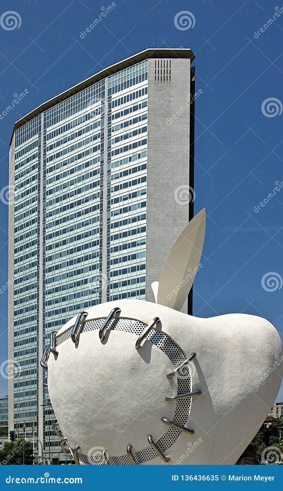 The Apple in Milan with a Skyscraper Editorial Image - Image of ...