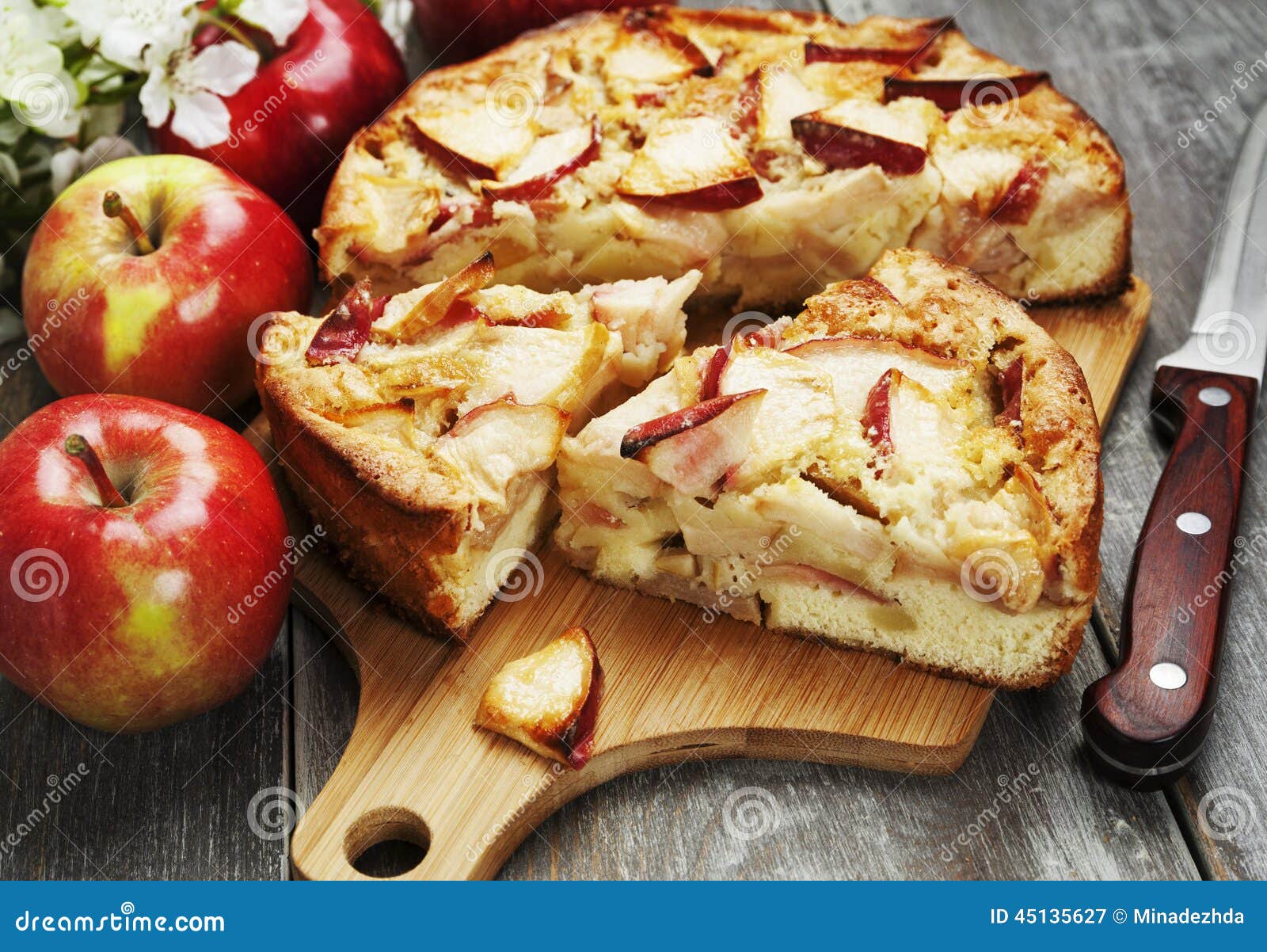 Apple pie. charlotte stock image. Image of cuisine, cookies - 45135627