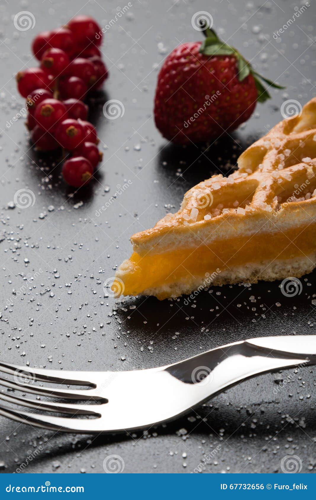 Apple pie slice close-up stock photo. Image of diet, currant - 67732656