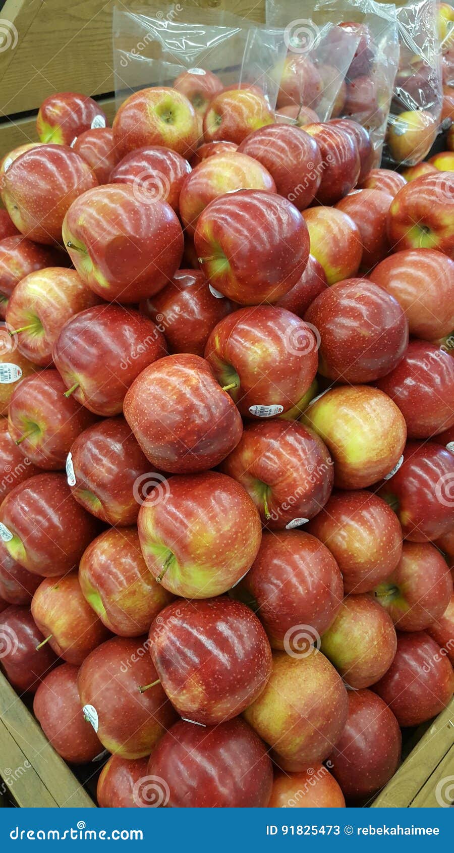 Apple Pyramid editorial stock photo. Image of apples - 91825473