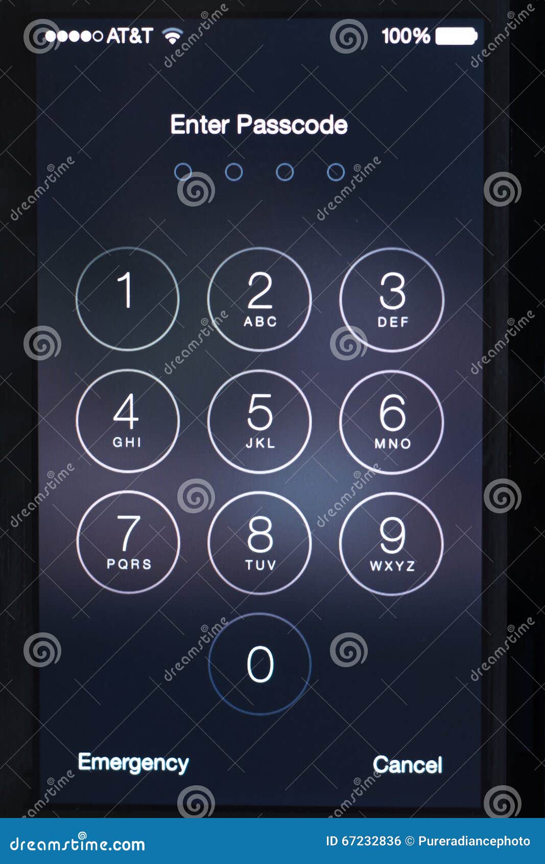 Apple 5 or 5s Enter Passcode Screen Editorial Photo - Image of guard ...