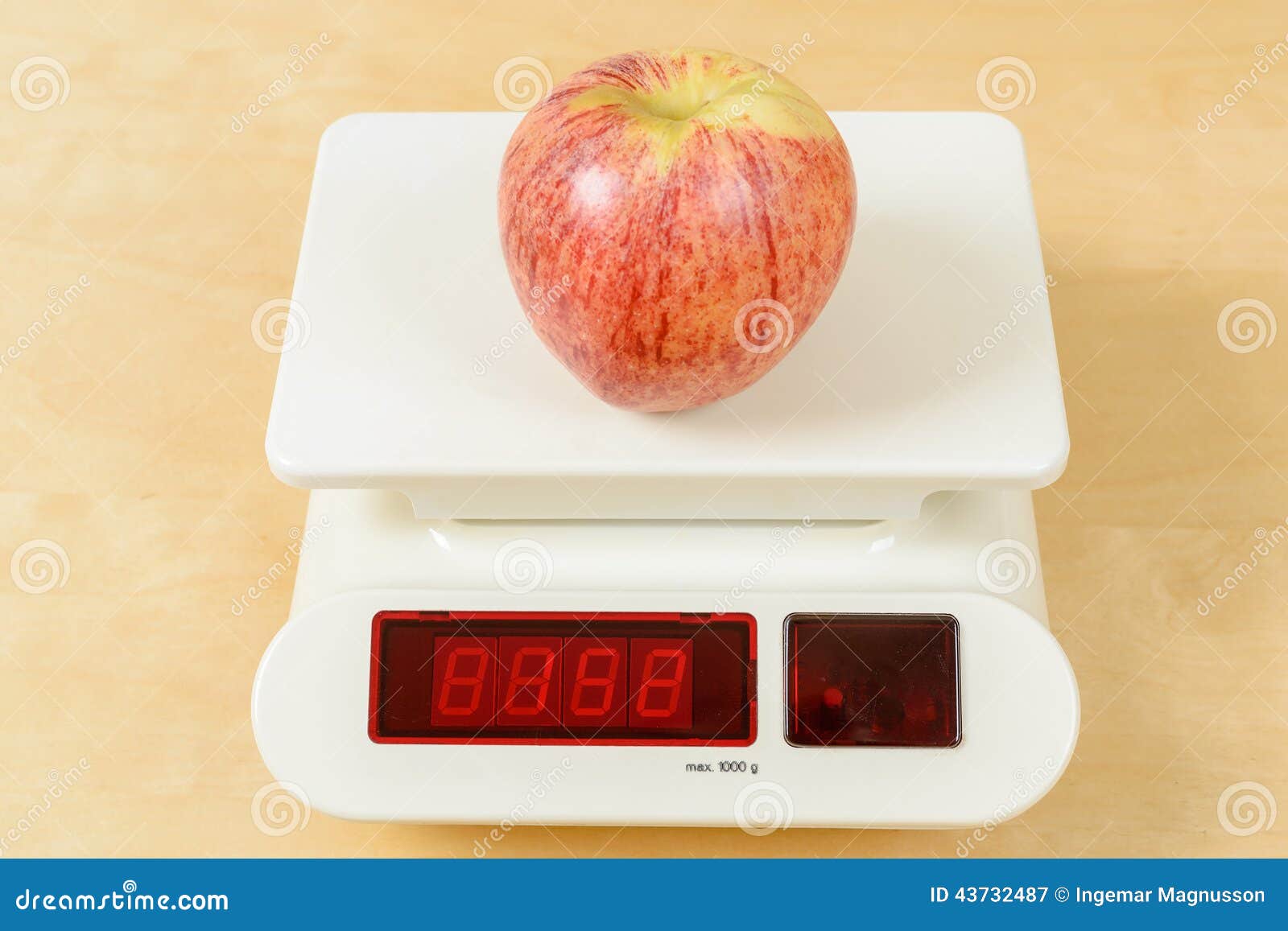 Apple on scale stock image. Image of vegetarian, peel - 43732487