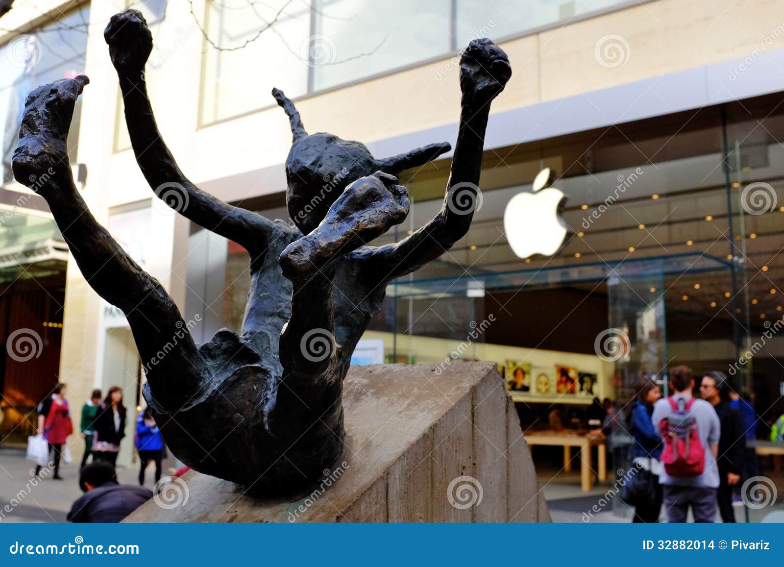 Apple shares are sliding editorial stock image. Image of skid - 32882014