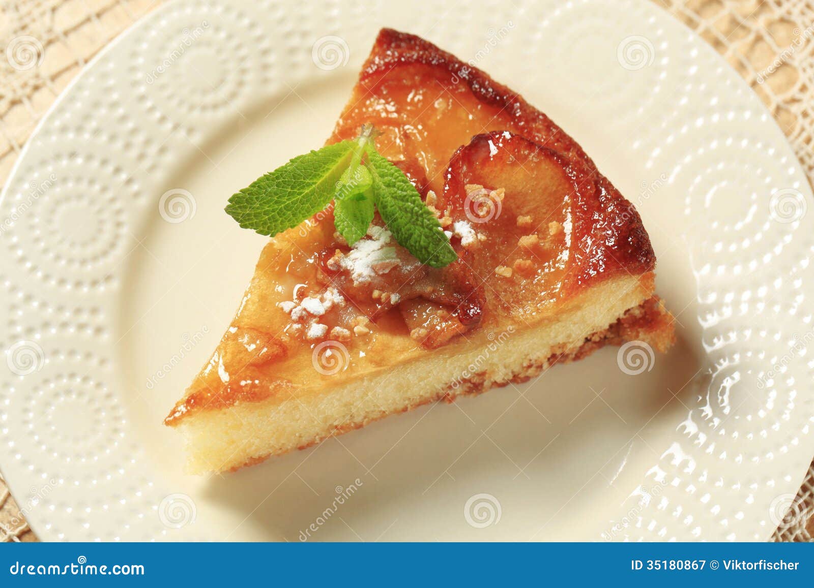 Apple sponge cake stock image. Image of cake, closeup - 35180867