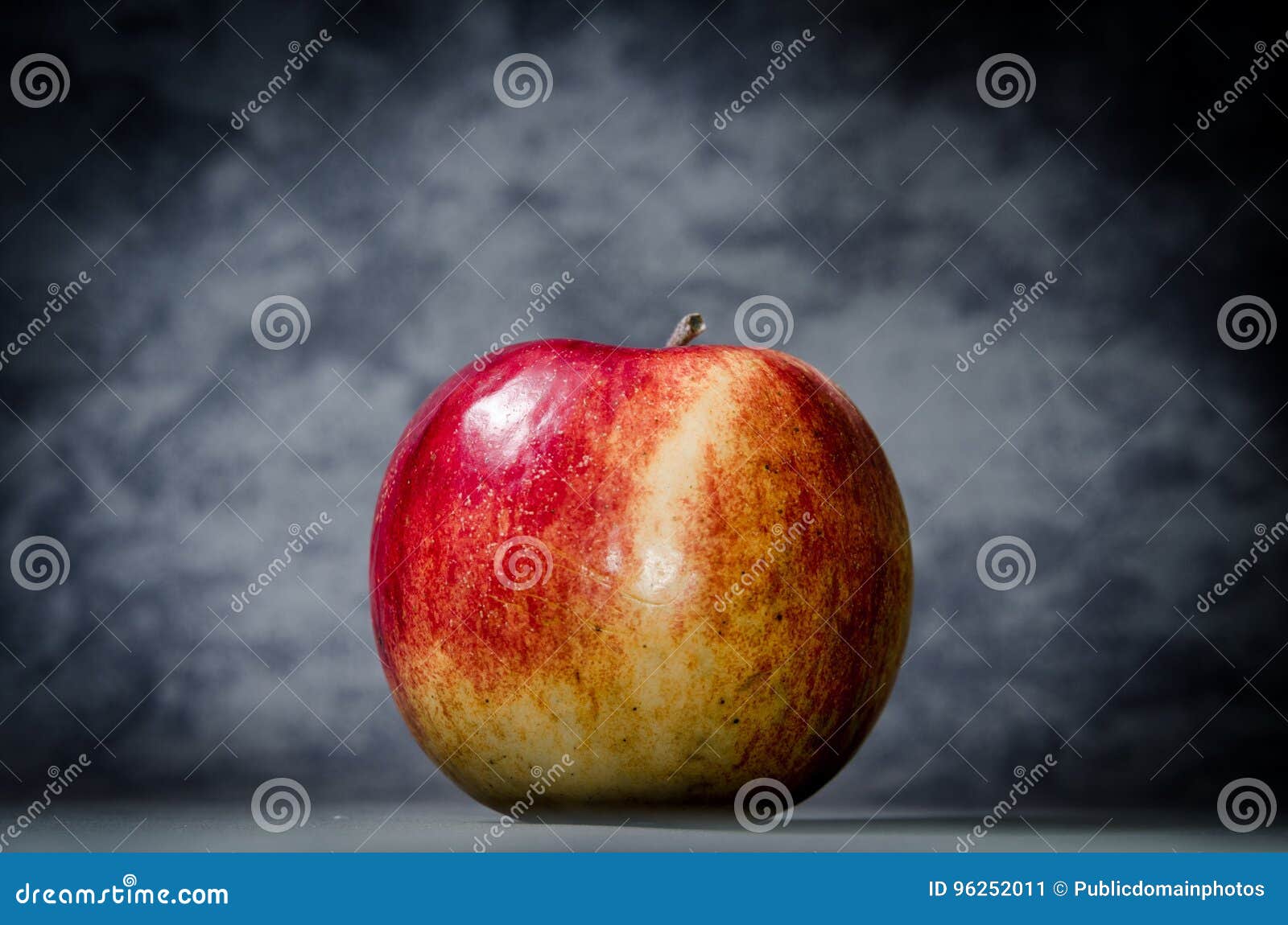 Apple, Still Life Photography, Fruit, Produce Picture. Image: 96252011