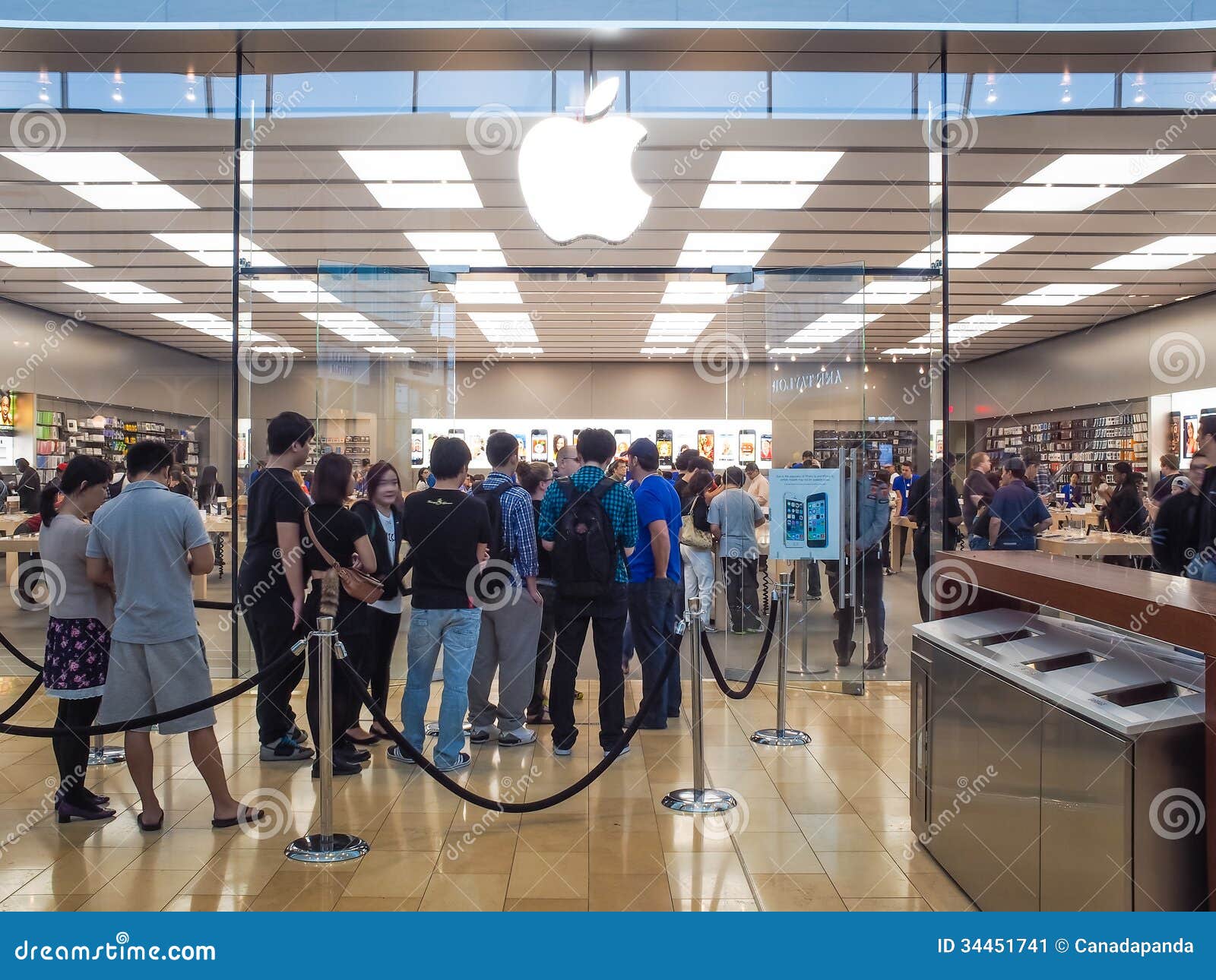 Apple Store photo éditorial. Image du ligne, affichage - 34451741