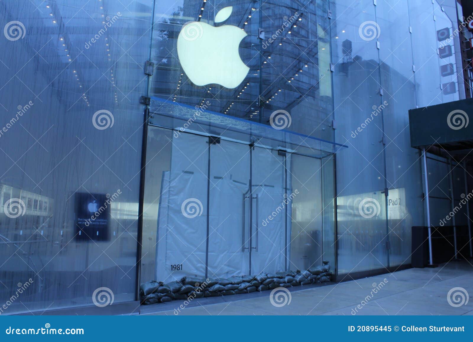 Apple Store Closed editorial image. Image of weather - 20895445