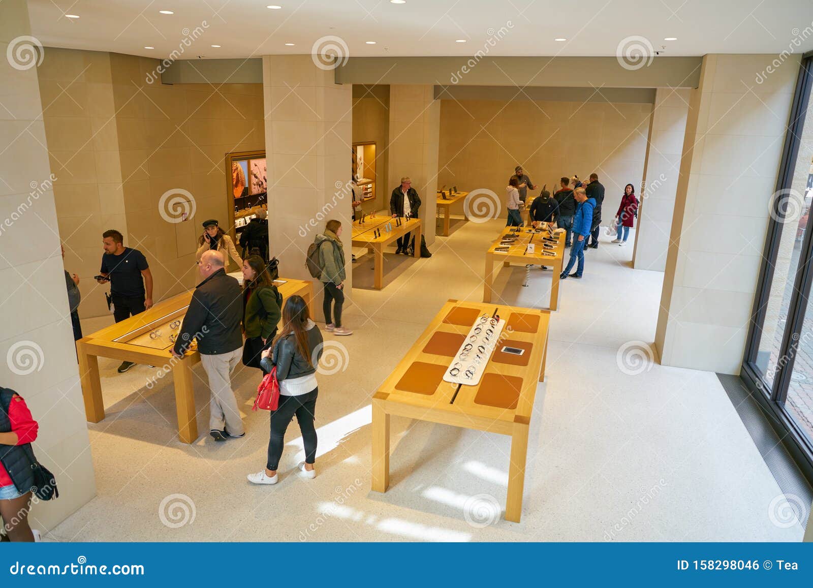 Apple store editorial photo. Image of sale, people, apple - 158298046