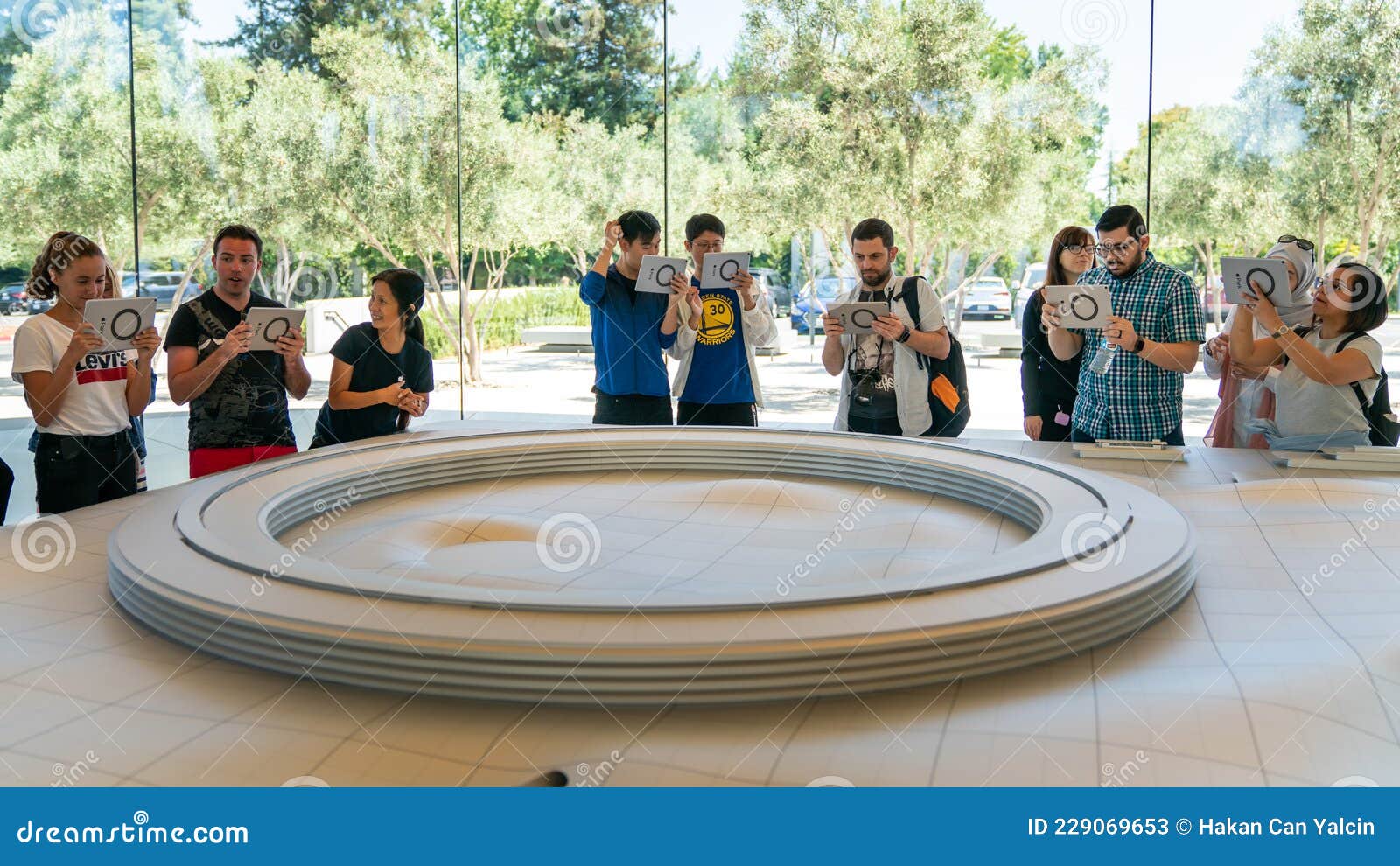 Infinite Loop Apple Store