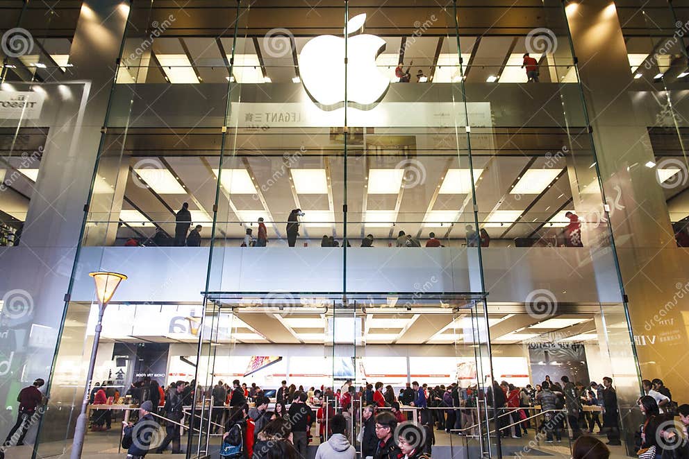 Apple Store main entrance editorial photography. Image of iphone - 28317022