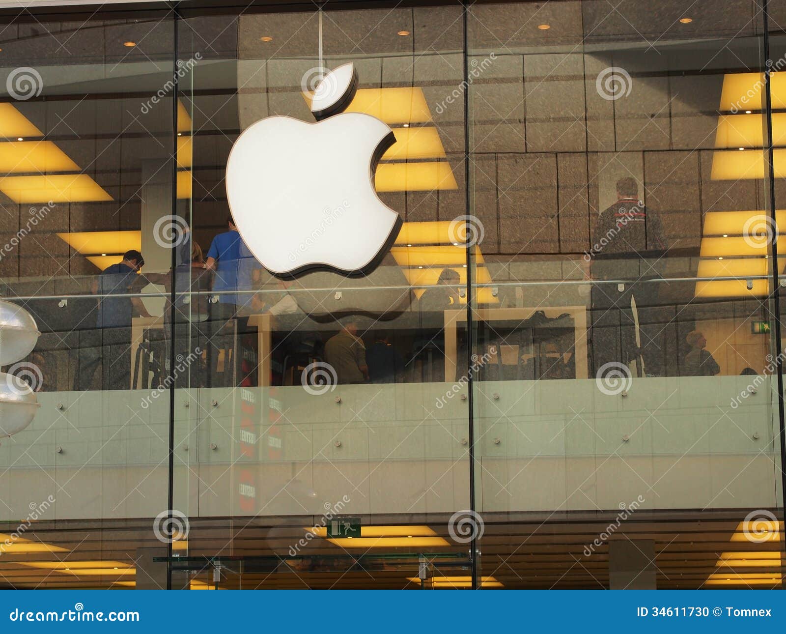 Apple store munich editorial image. Image of store, customers - 34611730