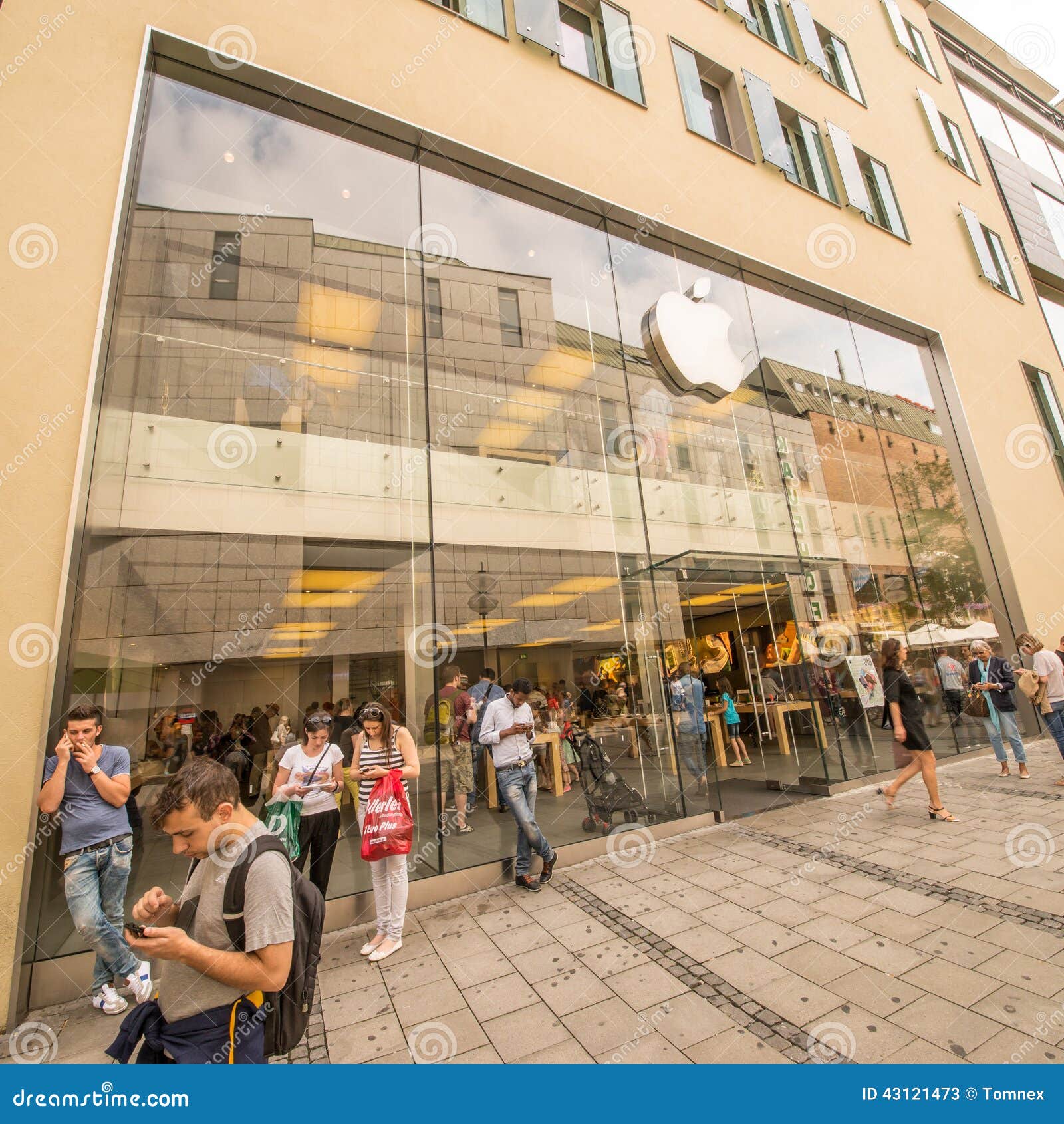 Apple store munich editorial stock photo. Image of apple - 43121473