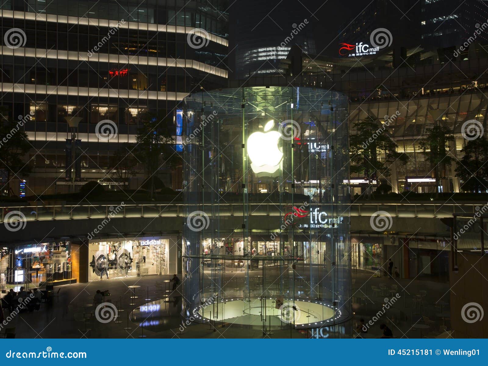 Apple store in Shanghai editorial photo. Image of modern - 45215181