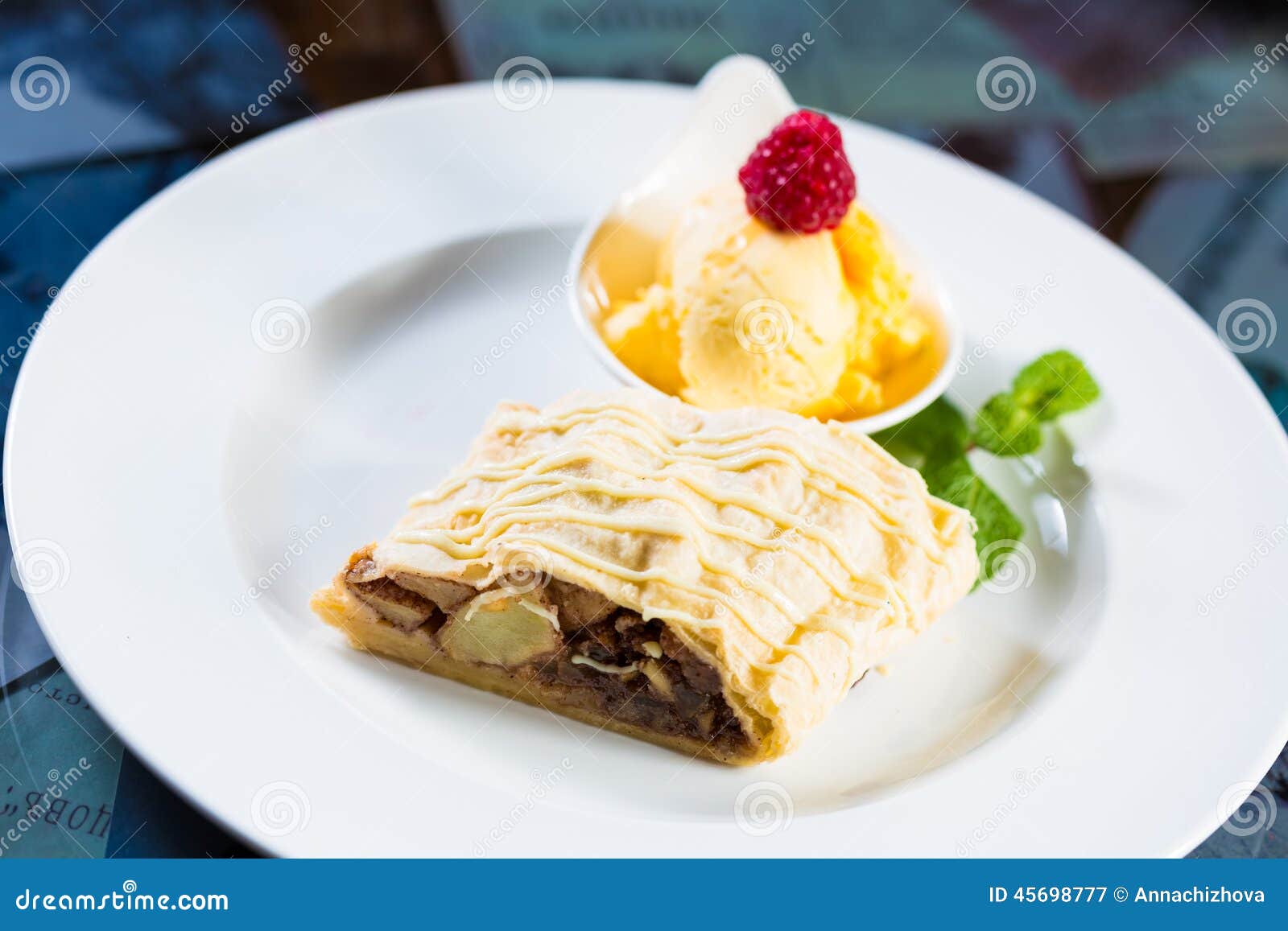 Apple Strudel with Icing Sugar,almonds and Vanilla Stock Image - Image ...