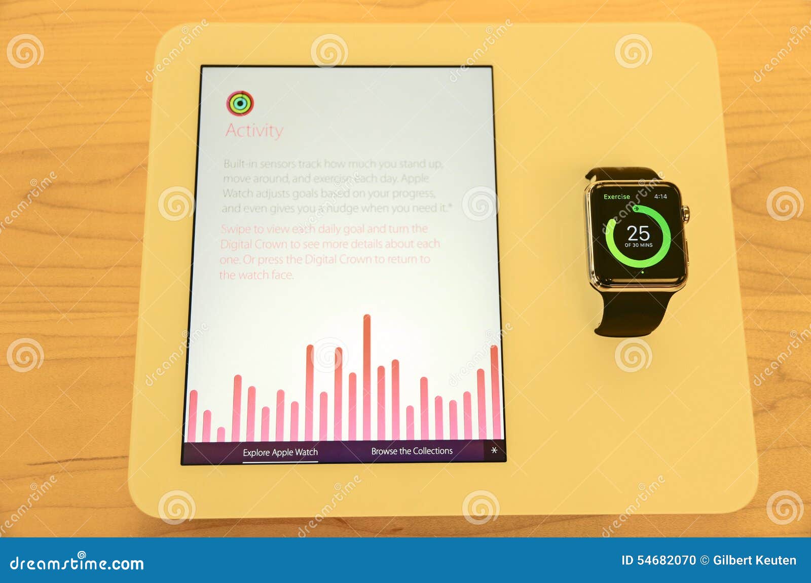 Apple Watch Displayed in an Apple Store Editorial Image - Image of ...