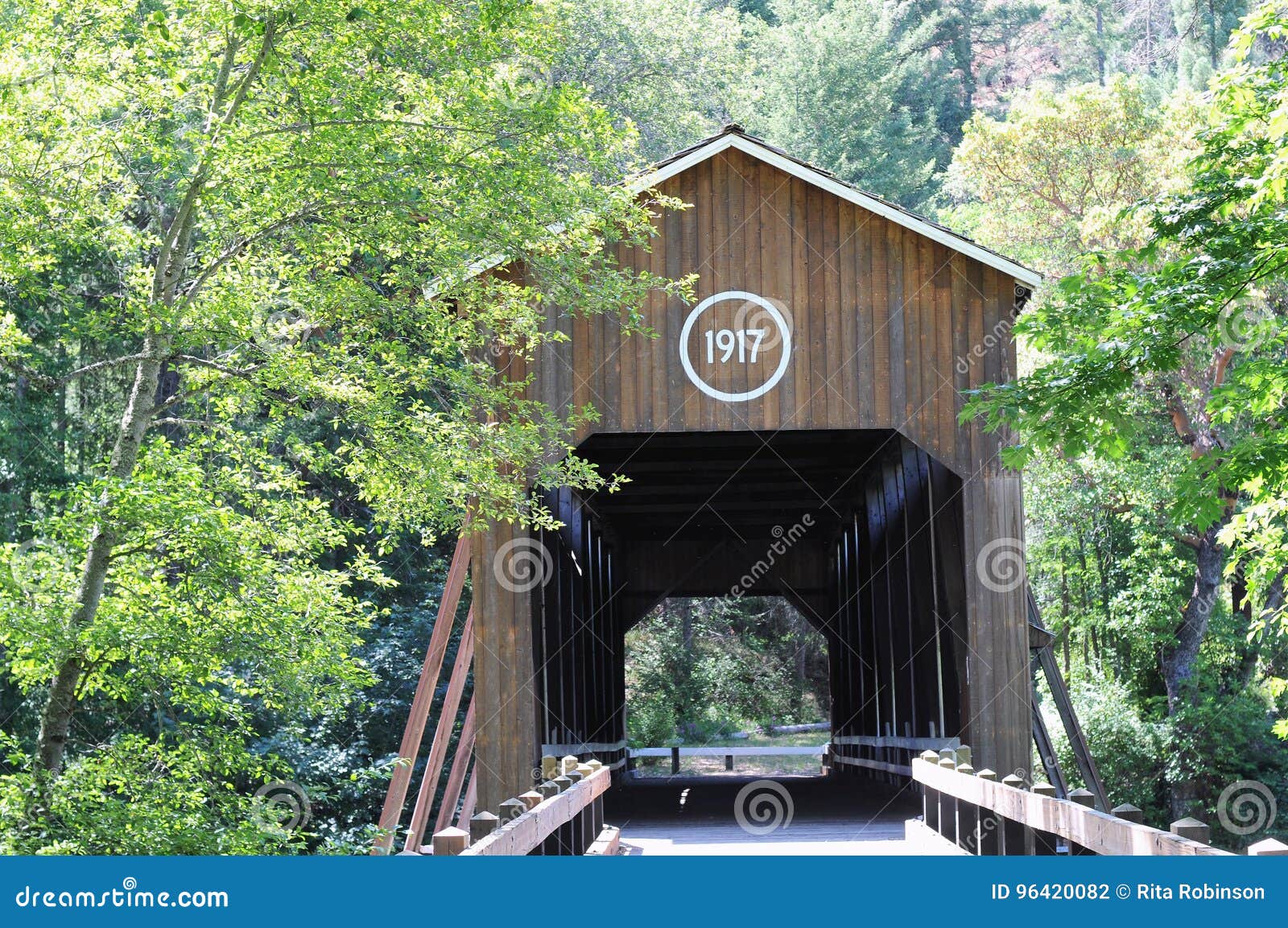 Applegate River Covered Bridge, Oregon Stock Photo - Image of outdated ...