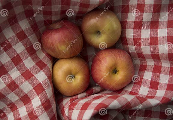 Apples on a Checkered Fabric Stock Image - Image of green, healthy ...