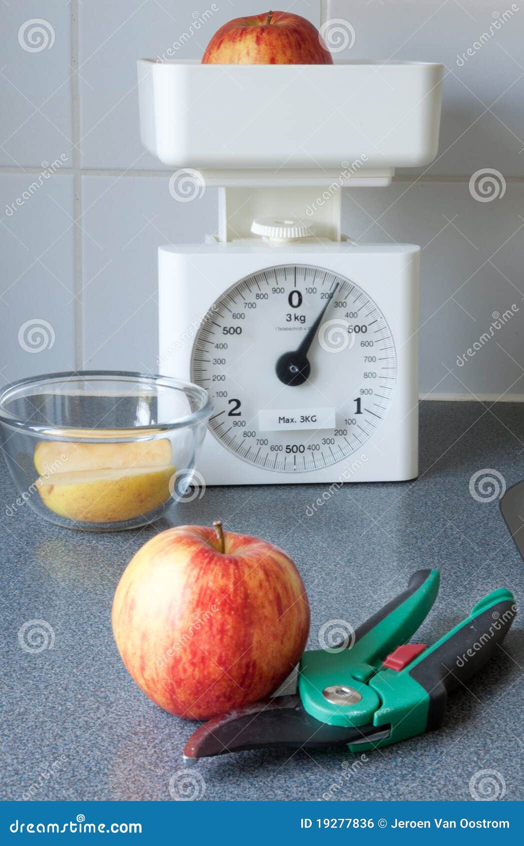 Apples and scale stock photo. Image of healthy, fruit - 19277836