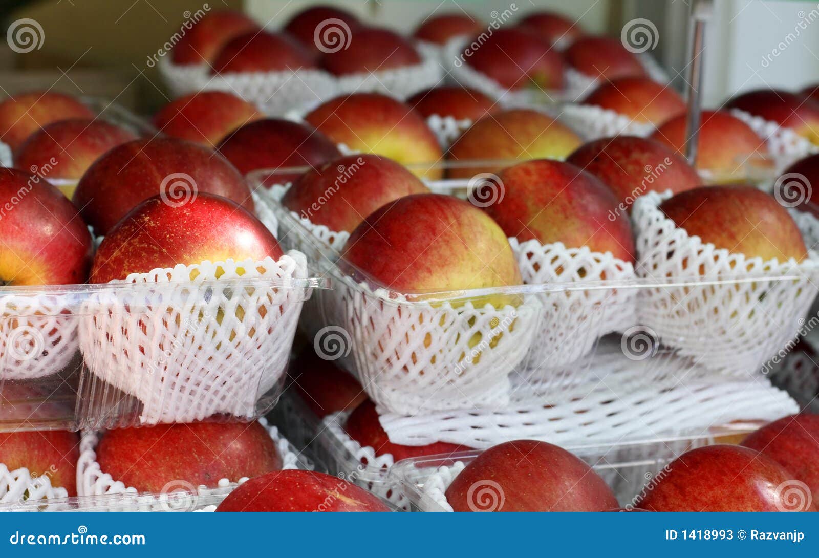 Apples stand stock image. Image of fibers, harvest, fresh - 1418993