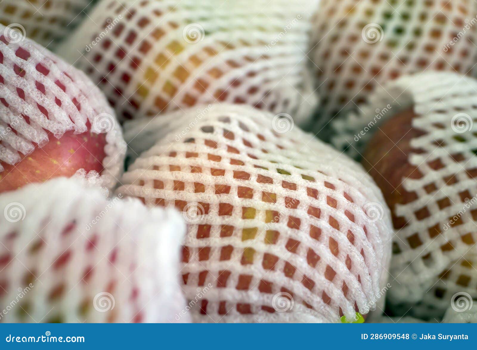 Apples Wrapped with Styrofoam, Not an Environmentally Friendly ...