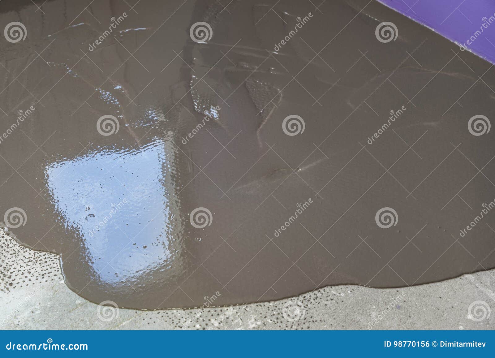 Self-leveling Floor. Floor Repair, Liquid Mixture, Leveling Flooring ...