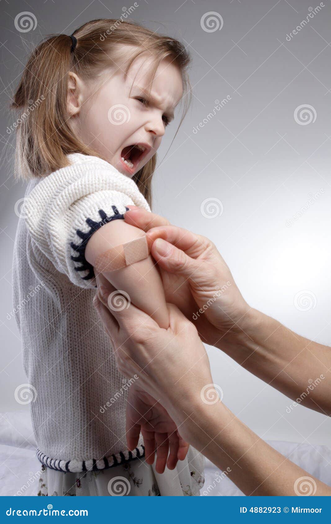 Applying band aid stock image. Image of health, bandaid - 4882923