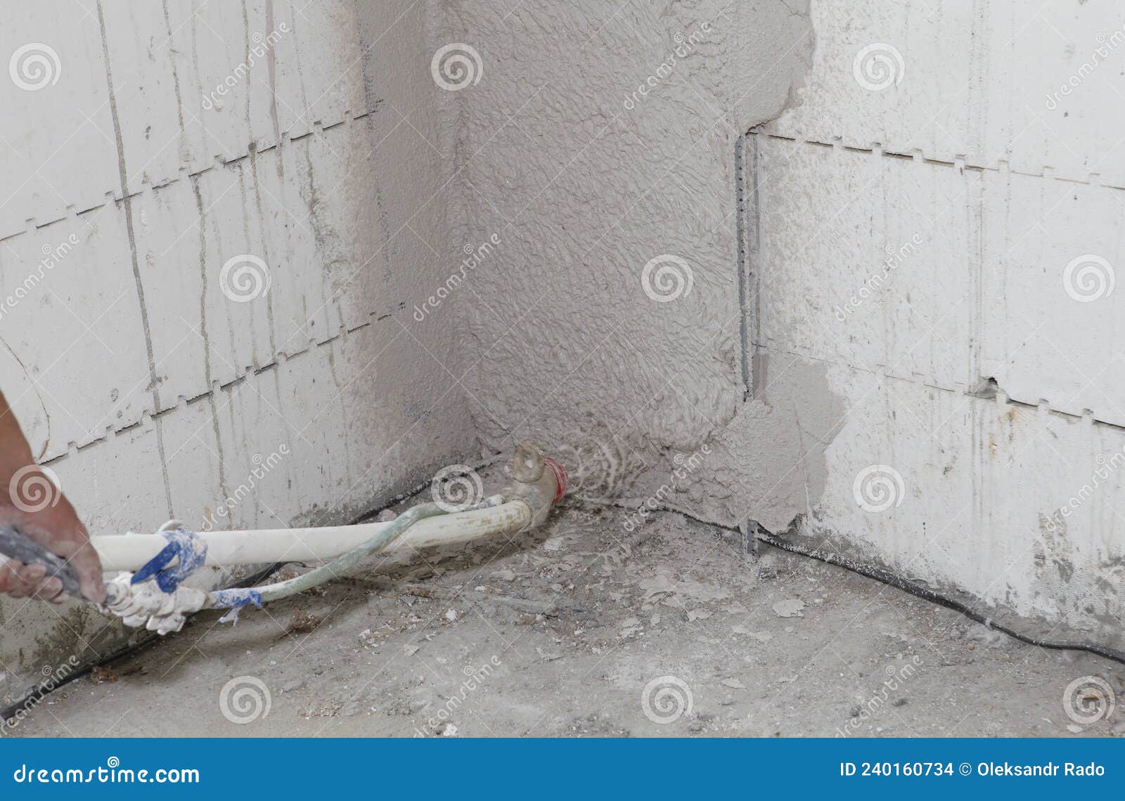 Applying Plaster, Stucco on a Wall from Insulating Concrete Forms ICF ...