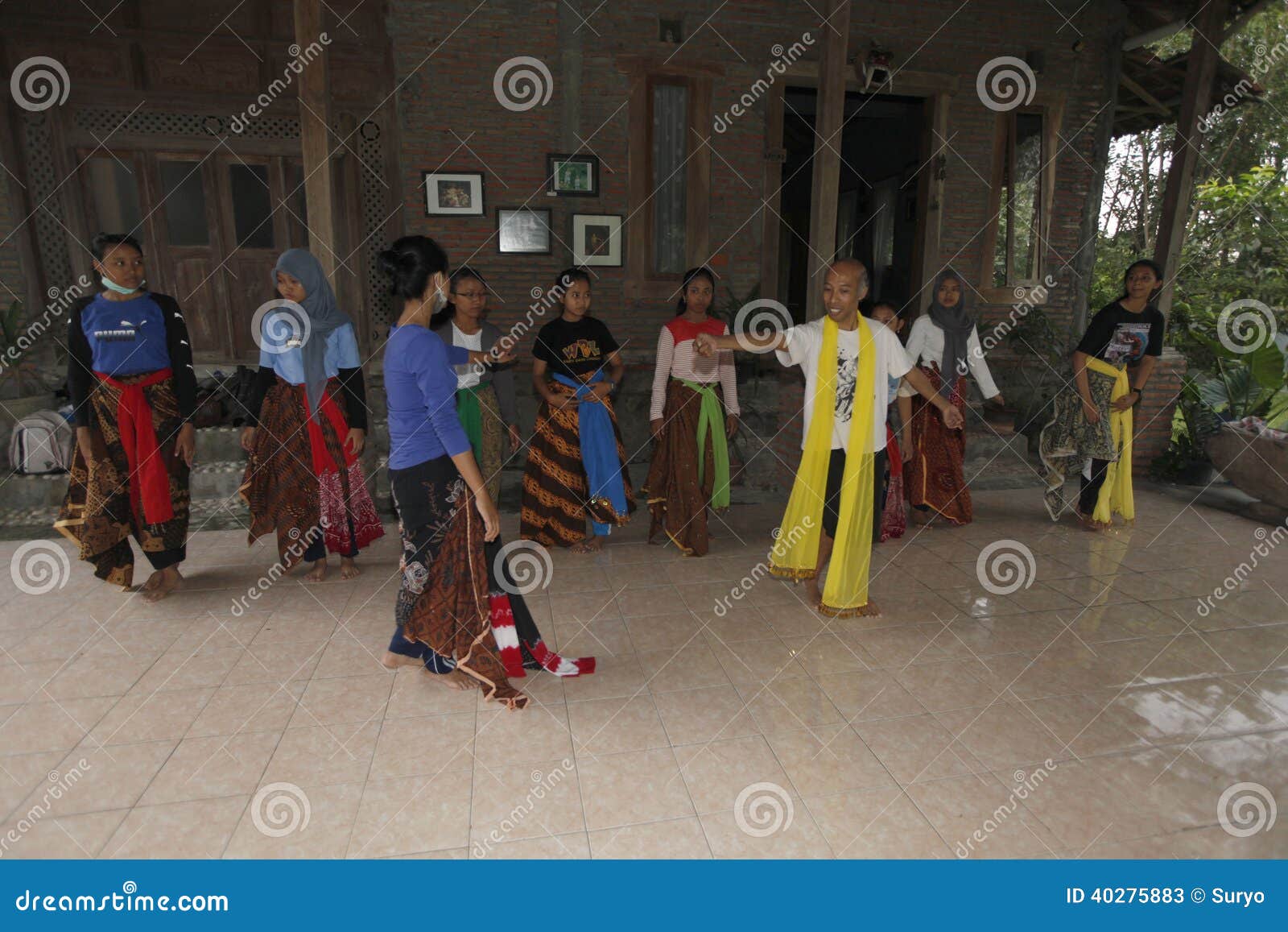 Aprenda La Danza Del Javanese Foto de archivo editorial - Imagen de ...