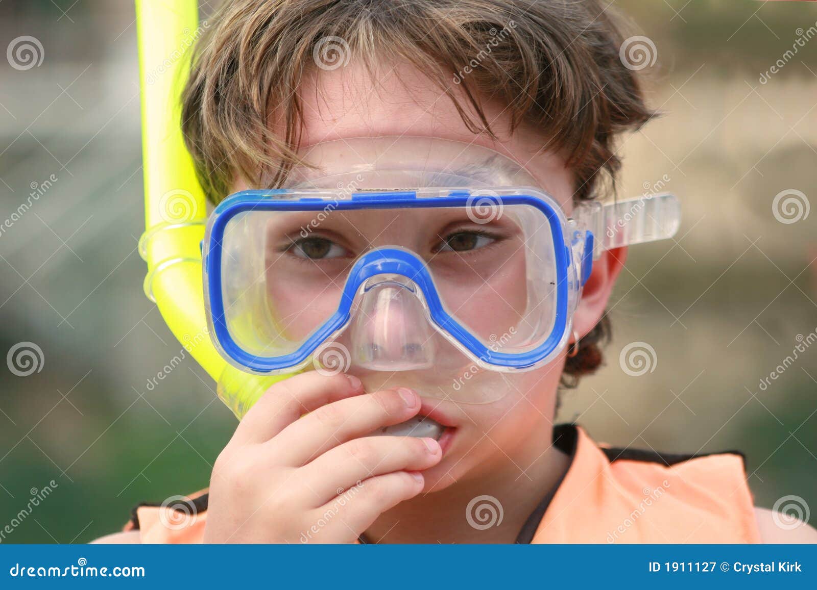 Aprendizaje bucear imagen de archivo. Imagen de cabrito - 1911127