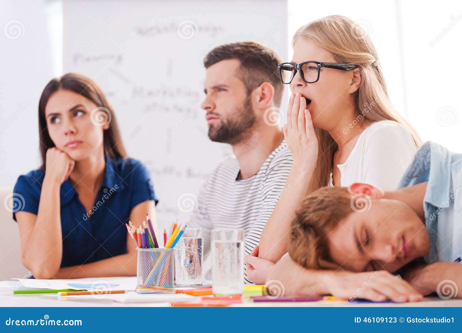 Apresentação aborrecida imagem de stock. Imagem de aberto - 46109123