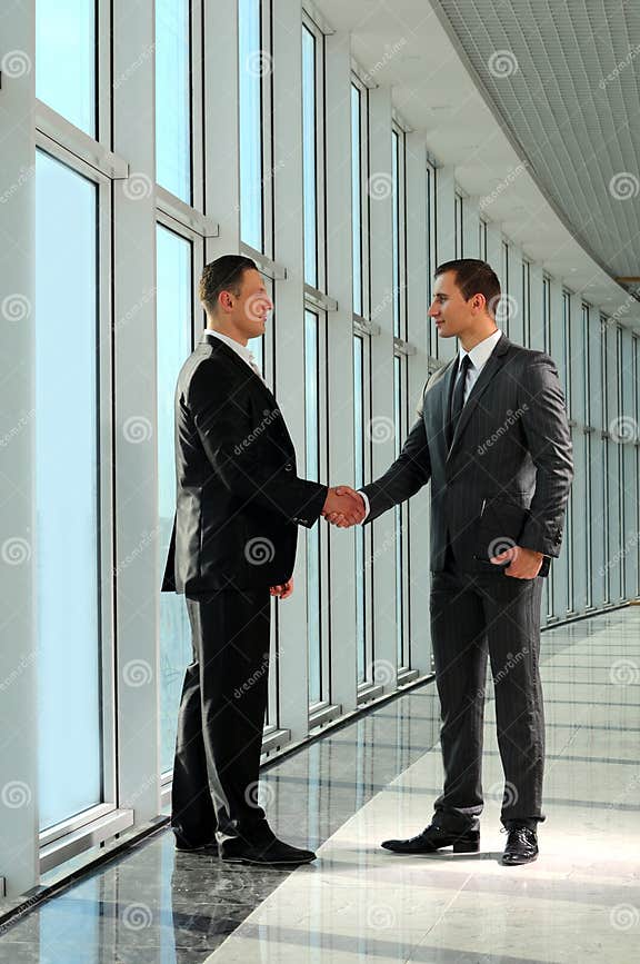 Apretón de manos foto de archivo. Imagen de saludo, sacudida - 32260458