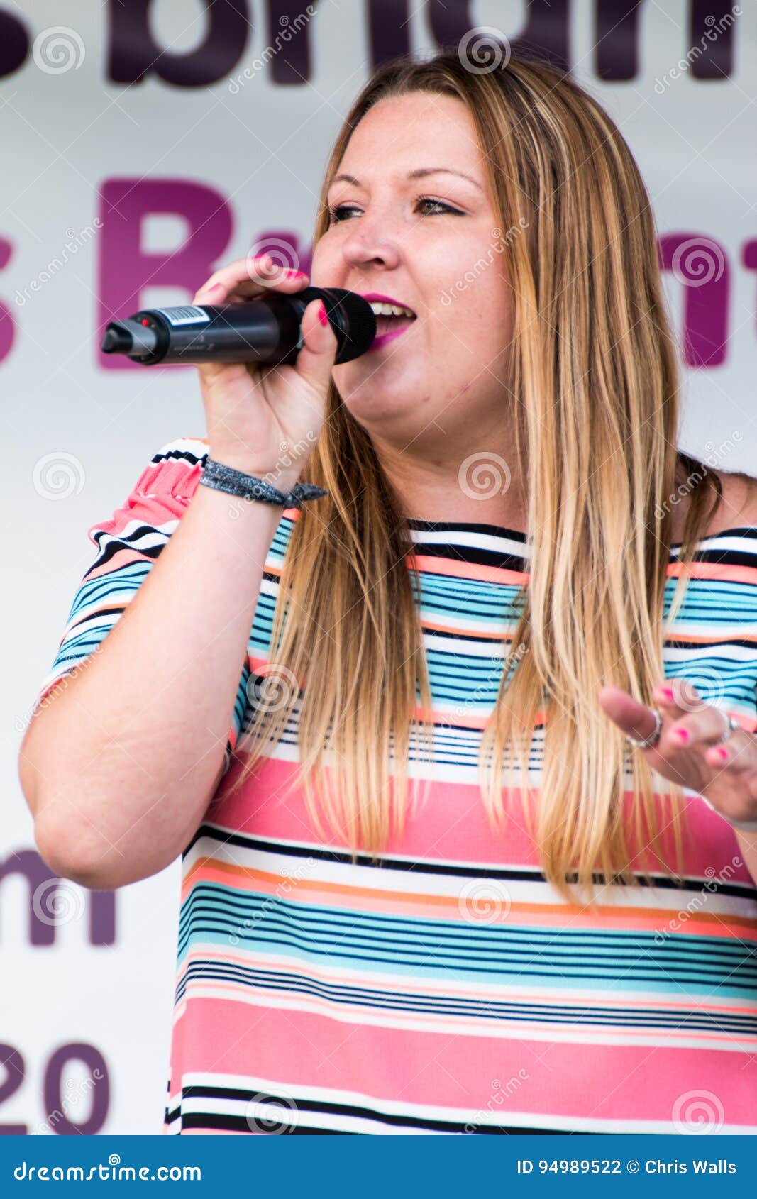 April Davies Solo Singer fotografia editorial. Imagem de paredes - 94989522