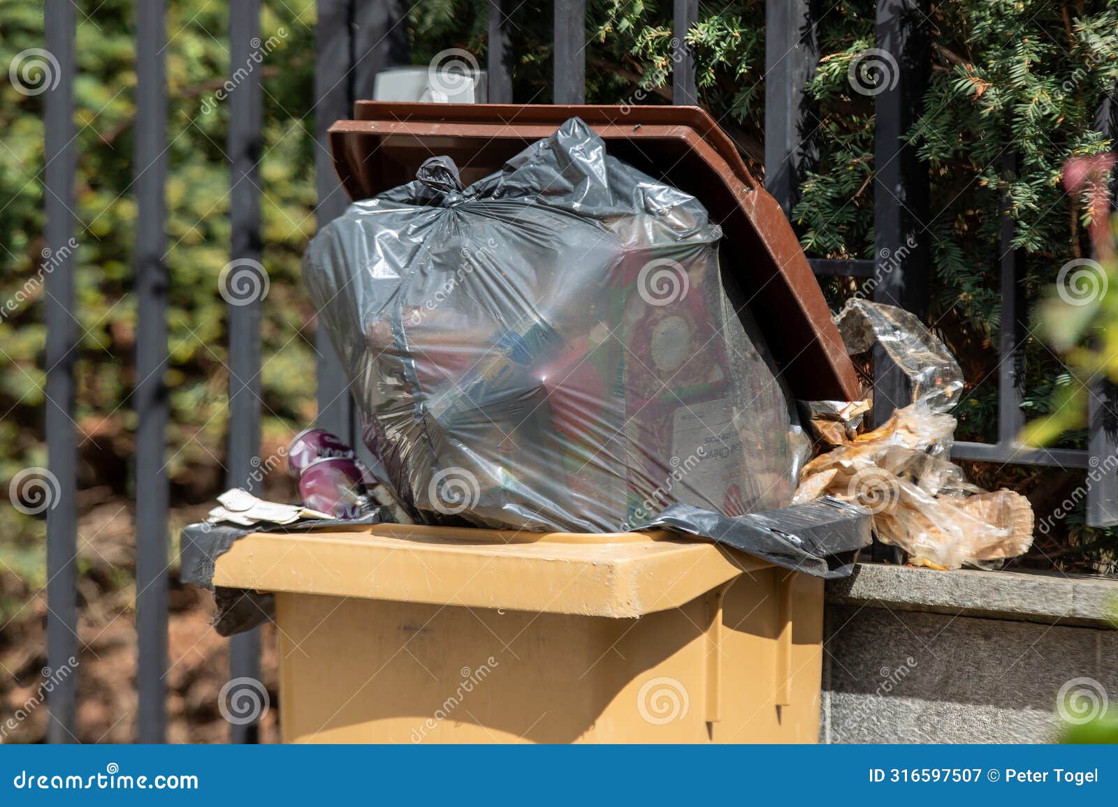 April 18, 2024 - Paris, France - Overflowing Trash Cans in Paris ... April 18, 2024 - Paris, France - Overflowing Trash Cans in Paris ...