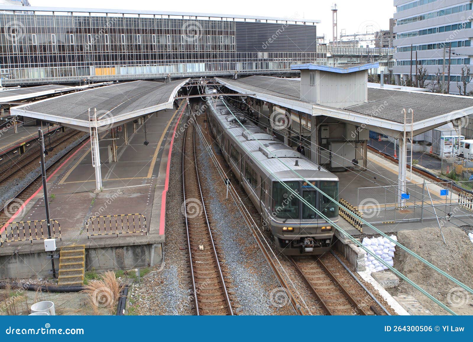 Platform in Shin Osaka Station Waiting the Train 13 April 2012 ...