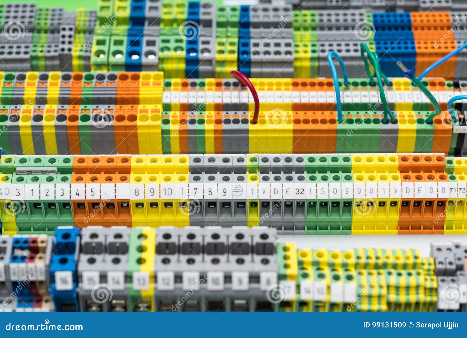 Aprisa Conecte Y Lance El Conector Terminal Imagen de archivo - Imagen ...