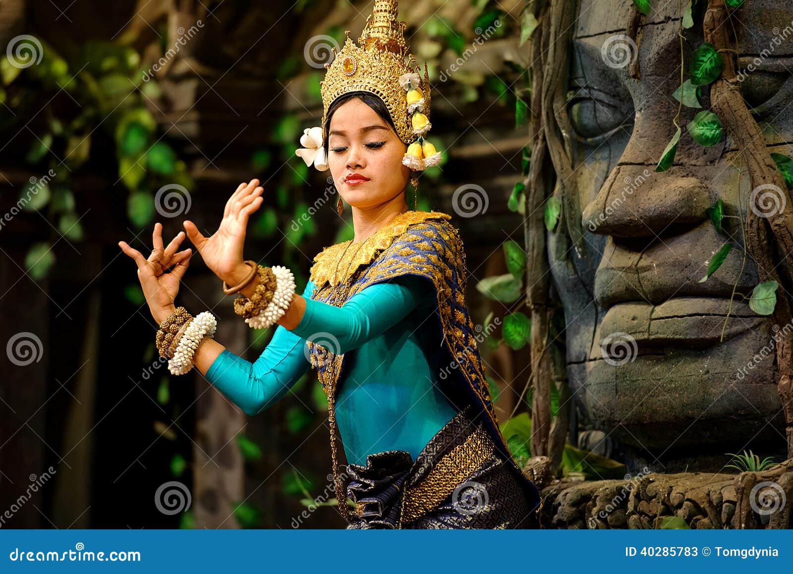 Apsara dance editorial stock photo. Image of apsara, lady - 40285783