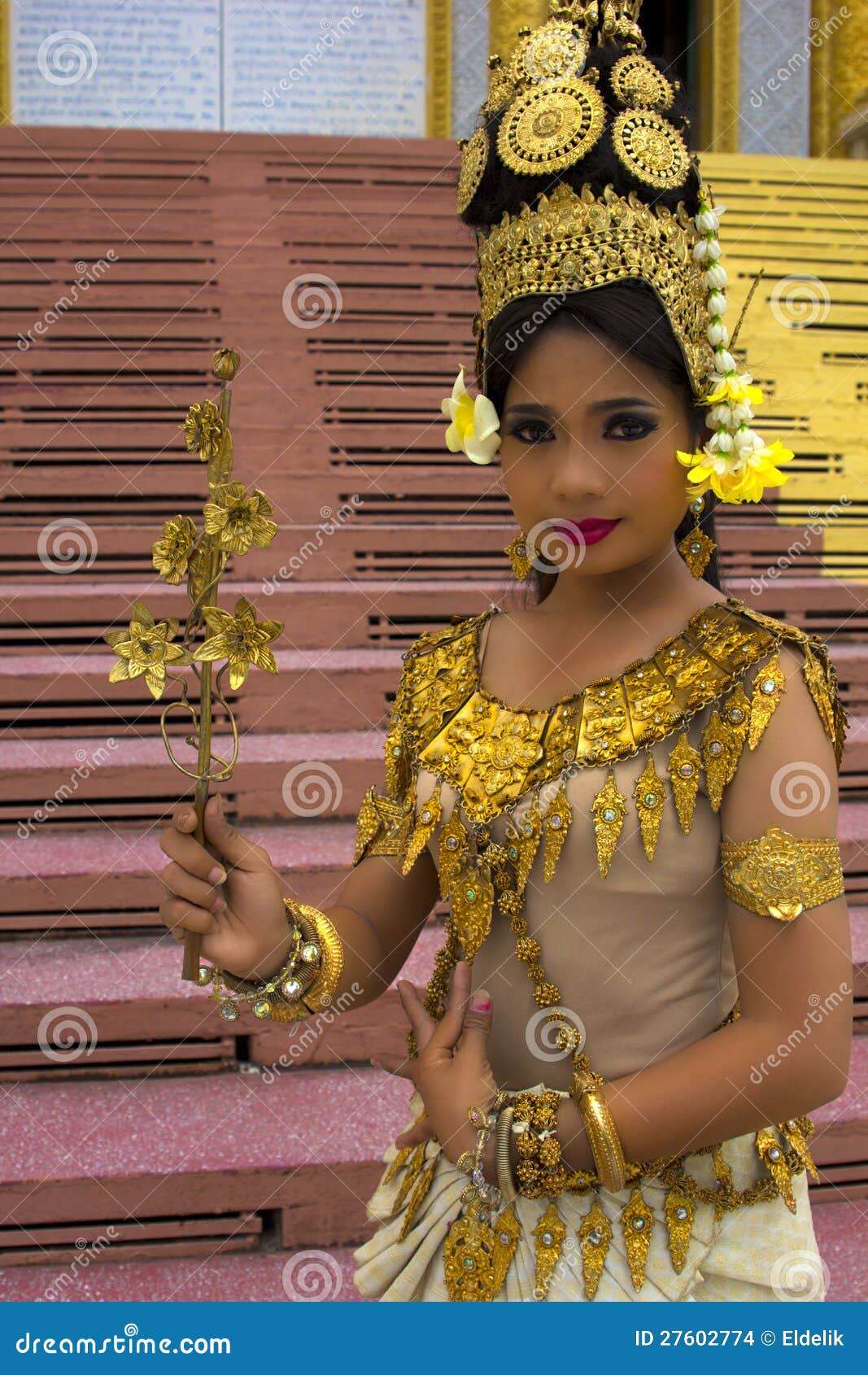 Apsara Dancer Bas-relief On Ancient Angkor Temple Stock Photography ...