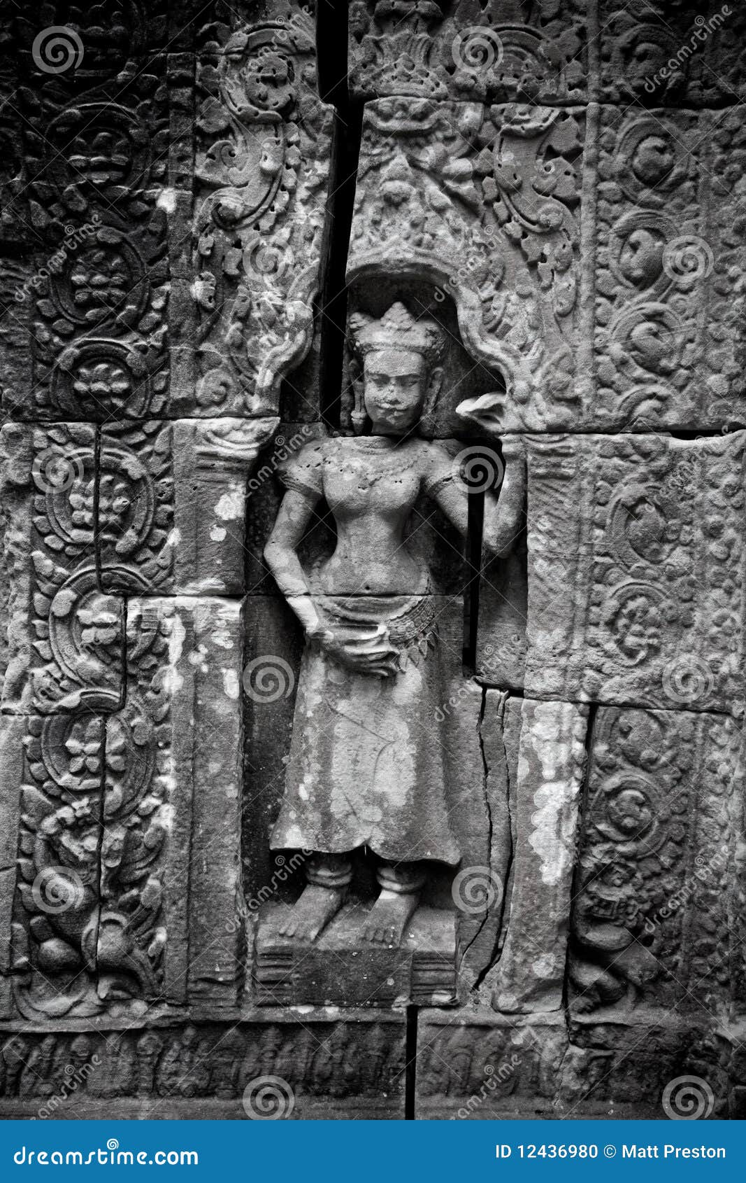 Apsara Dancer Carving at Angkor Wat Stock Photo - Image of woman ...