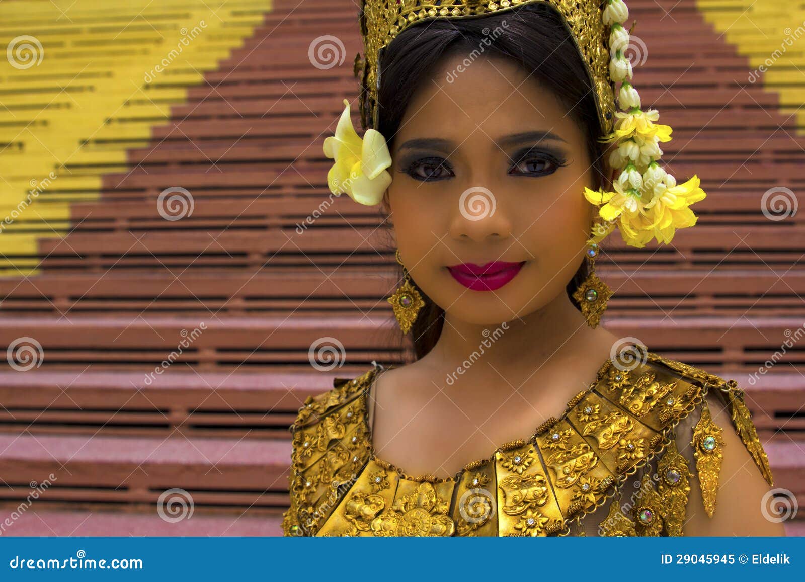 Apsara Dancer At The Bas-relief Of Banteay Kdei Temple Cambodia. Stock ...