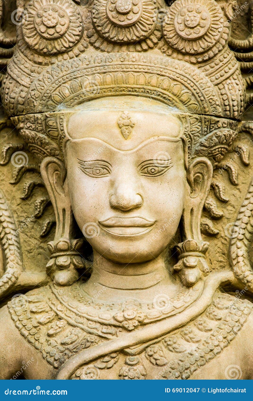 Apsara Statue, Baps Swaminarayan Mandir, Katraj, Pune Stock Image ...