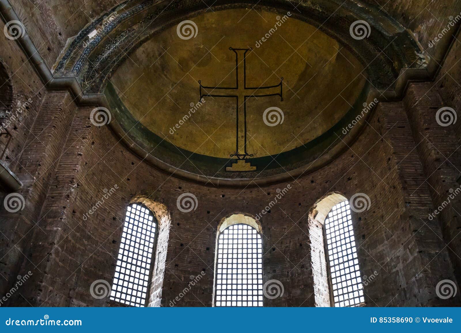 Apsis Mit Kreuz in Alter Kirche Hagia Irene Redaktionelles Bild - Bild ...