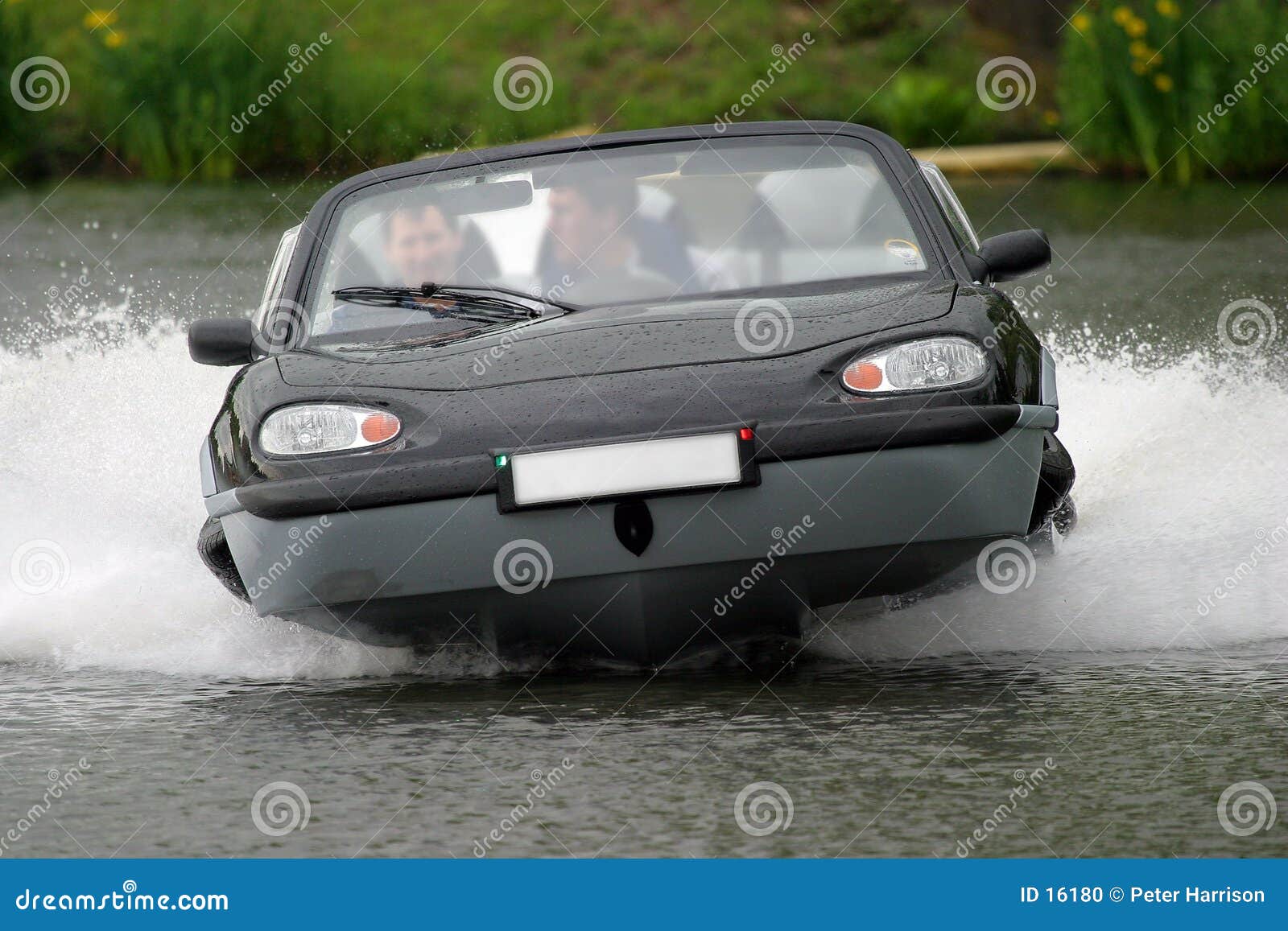 Aqua-Auto stockfoto. Bild von wasser, sprühen, neigung, boot - 16180