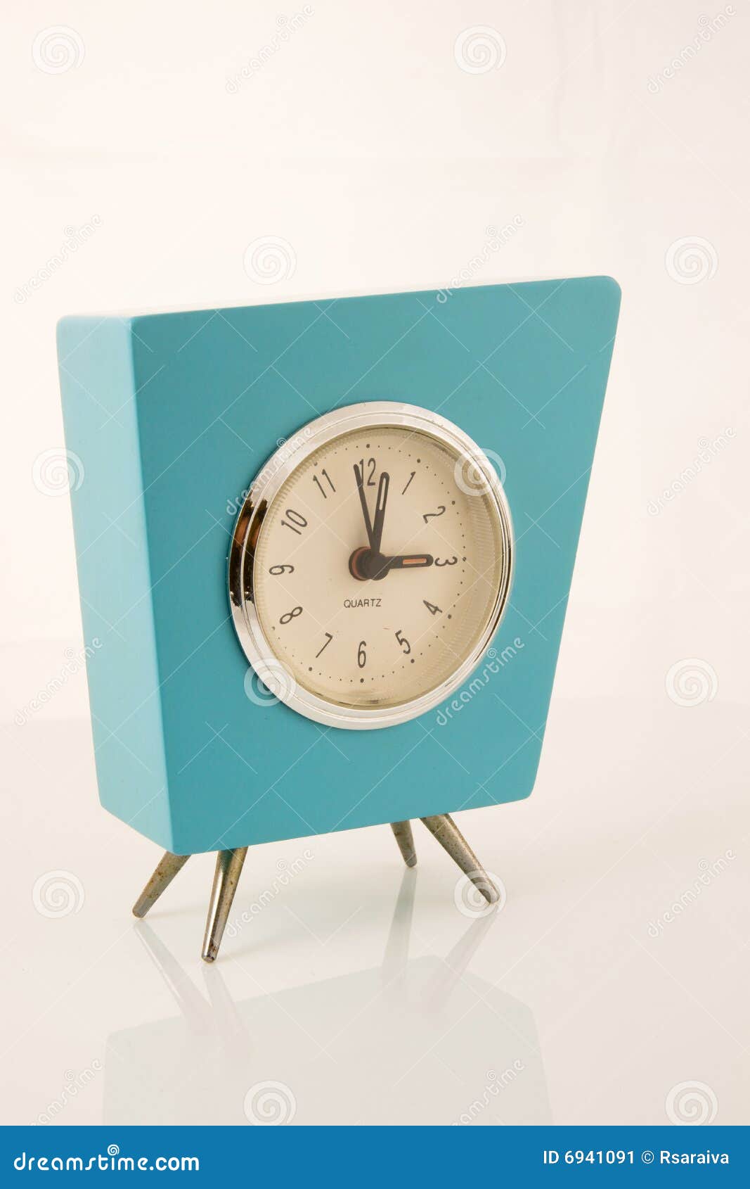 Retro Clock Royalty-Free Stock Photo | CartoonDealer.com #23181609