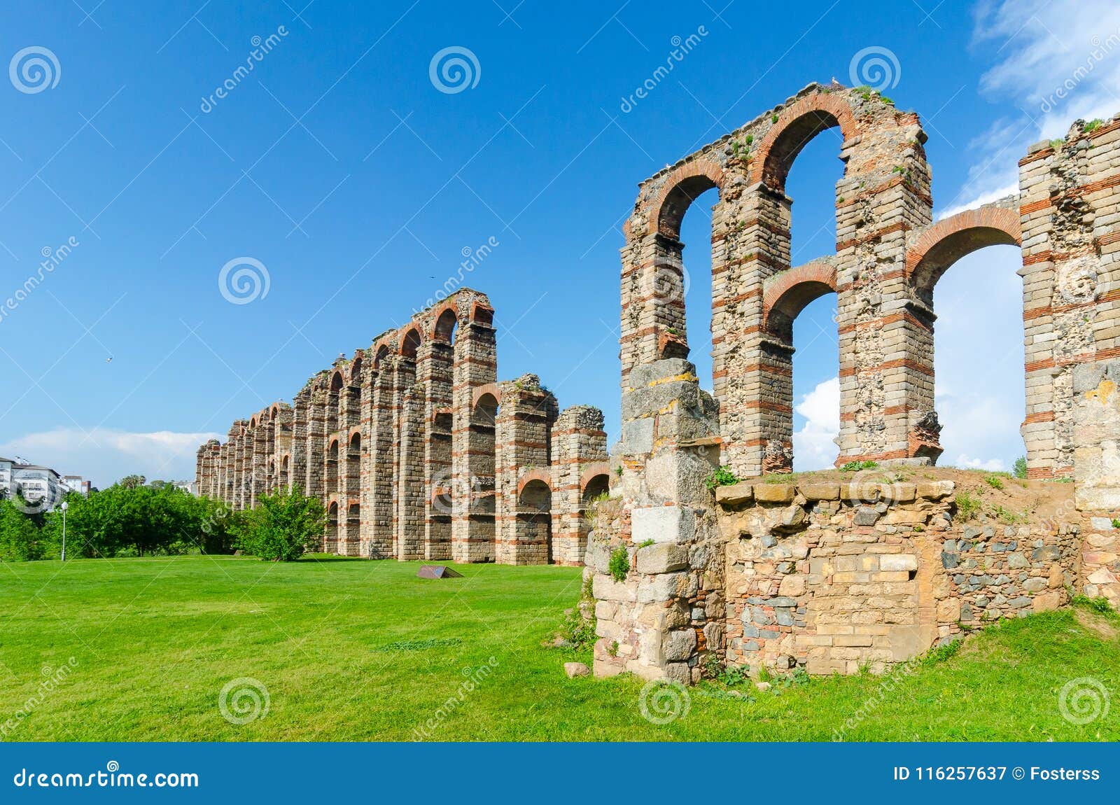 Aqueduct of the Miracles, Merida Stock Image - Image of european, city ...